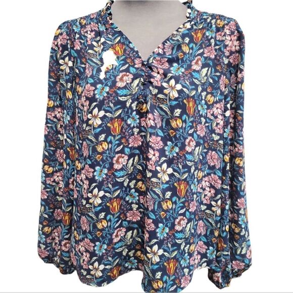 Zac & Rachel | Tops | Ec Zac Rachel Floral Vneckblouse Wruffles Around ...